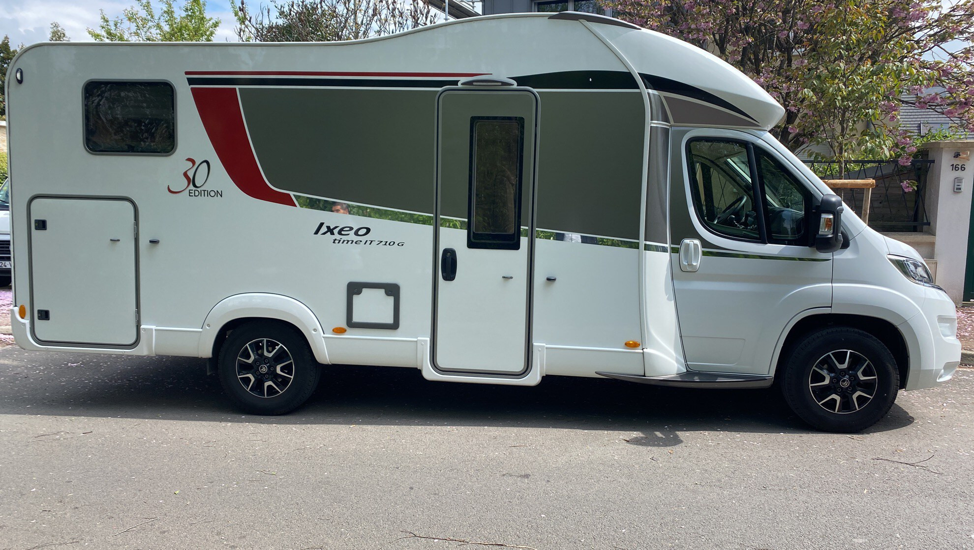 Vente BURSTNER IXEO TIME Étampes, Île-de-France (91) - Wikicampers