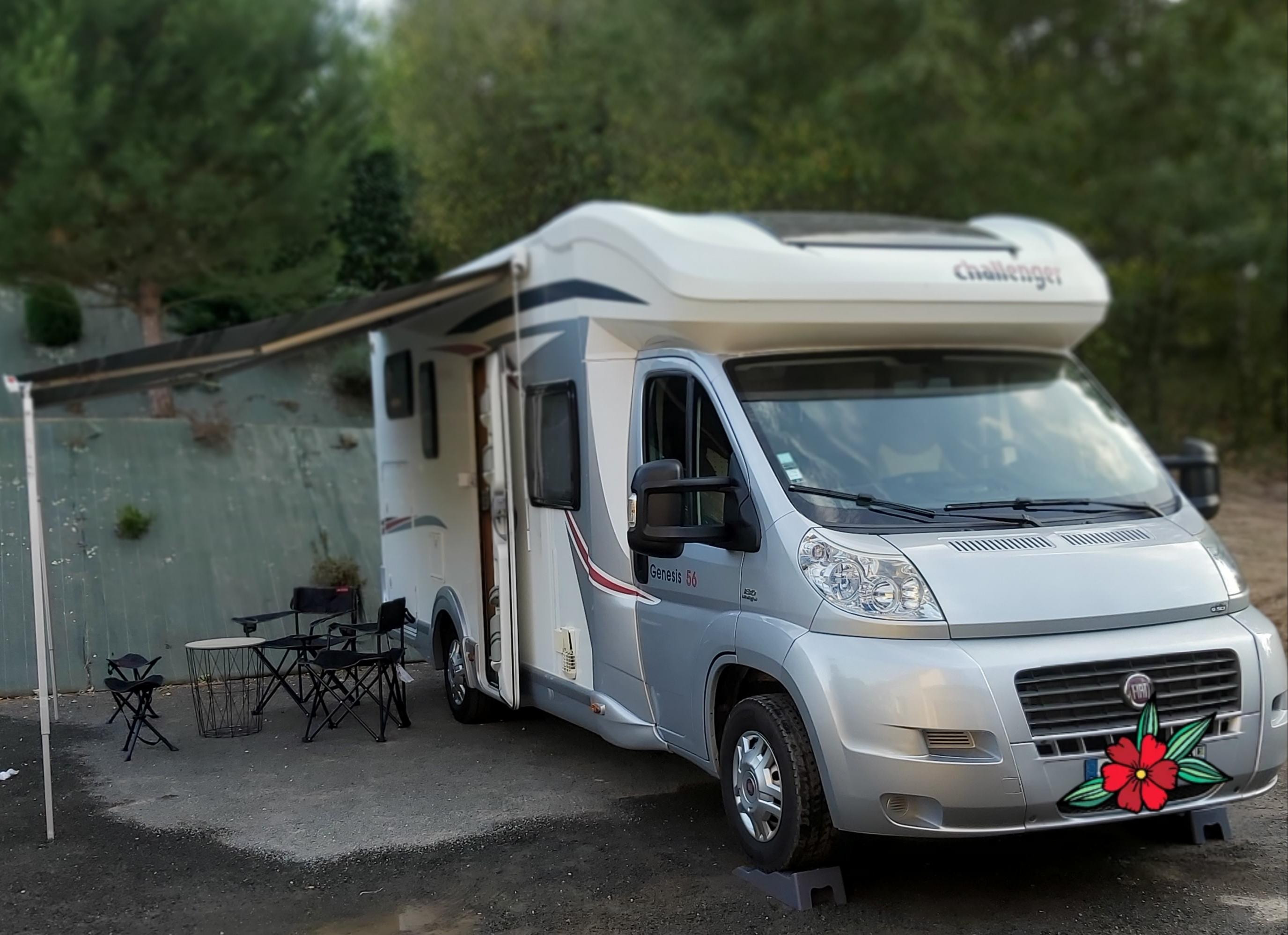 Vente FIAT CHALLENGER GENESIS à Domme, Nouvelle-Aquitaine | Wikicampers